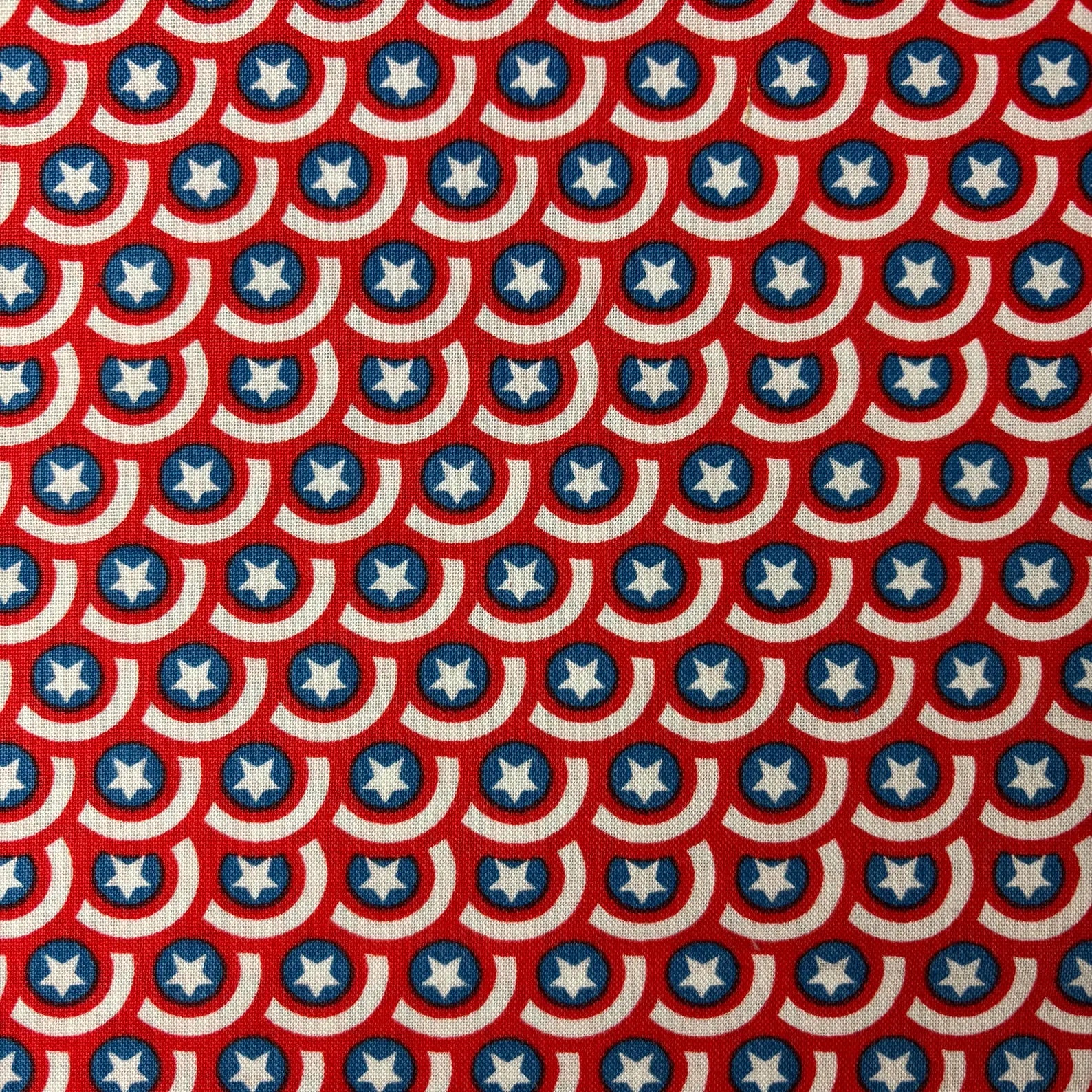 8744 Camelot Fabrics Licensed Marvel Comics Captain America Shield Sta ...